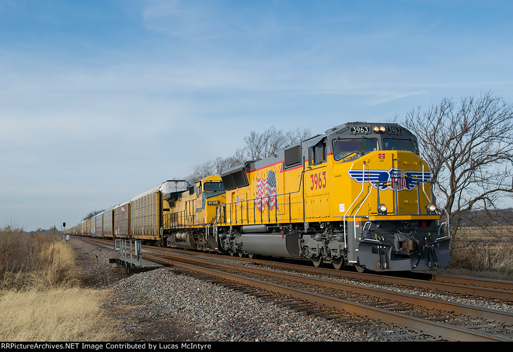 UP 3963 eastbound UP empty autorack train